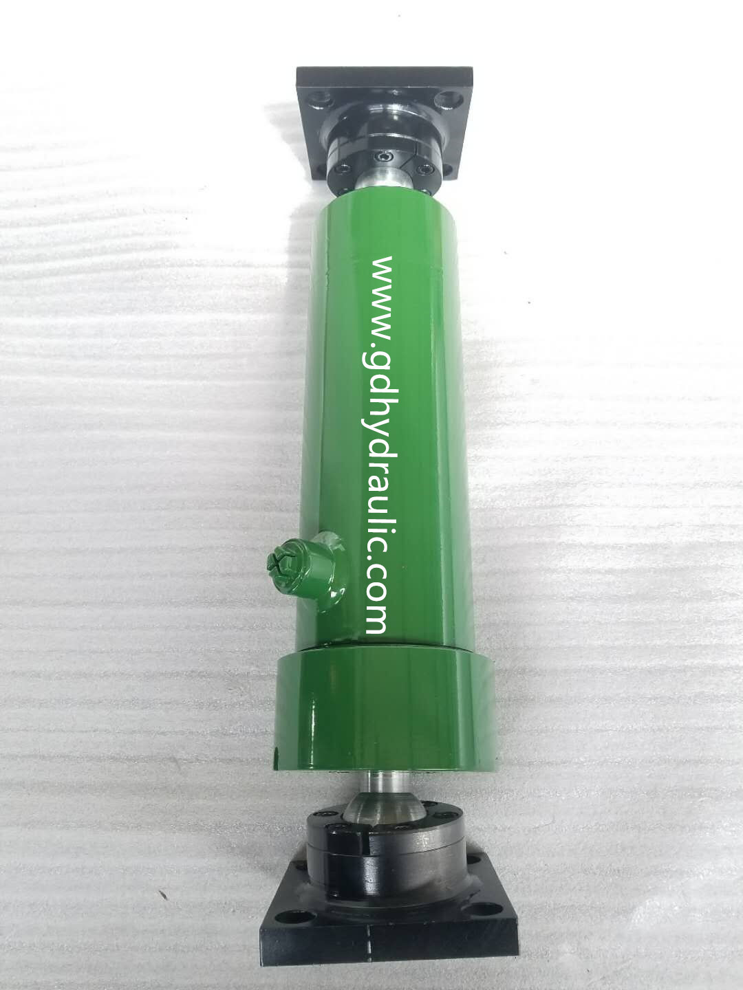 Telescopic single-acting hydraulic cylinder with swivel joint